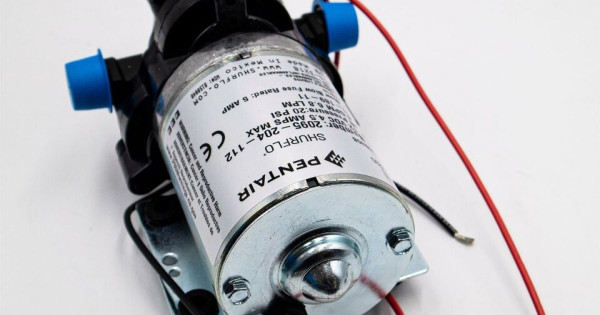 20 psi 7 litre 12v OEM Trail King Shurflo Water Pump